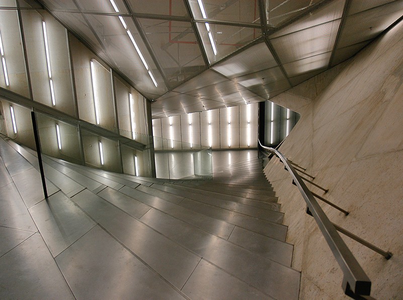 Prof.dr. Nico Frijda: contemporary architecture is atrocious ...